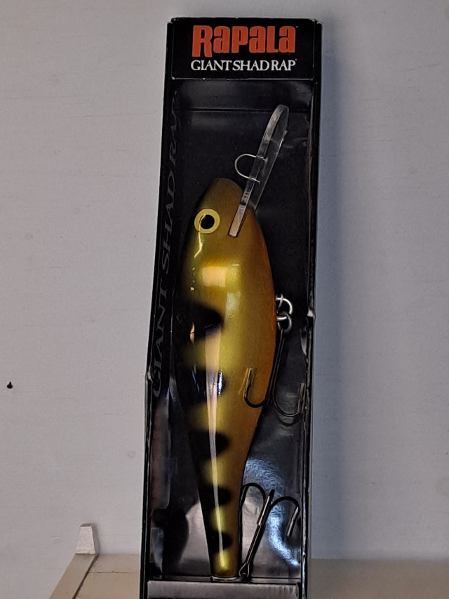 31 - Rapala Giant Shad Rap | Huutokauppahuone Aleksi