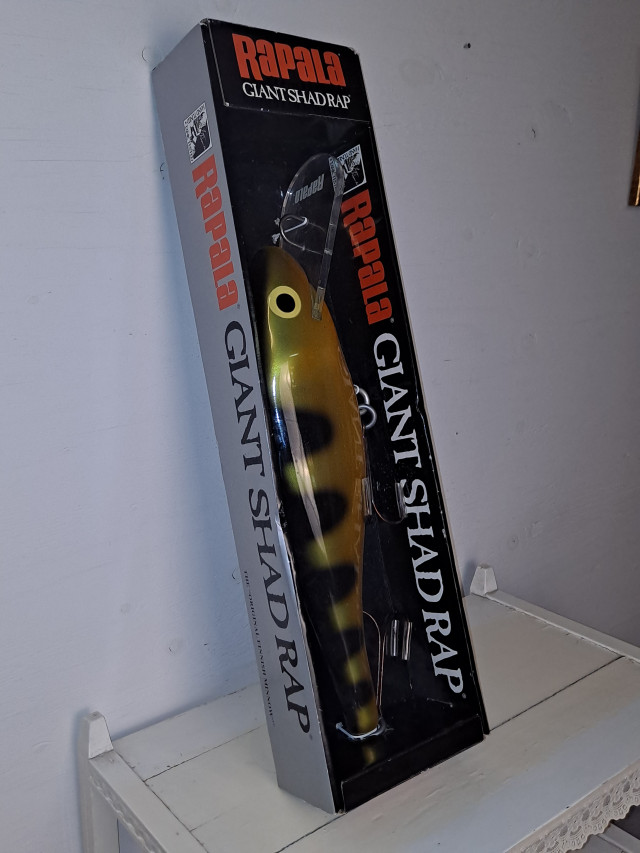 31 - Rapala Giant Shad Rap | Huutokauppahuone Aleksi